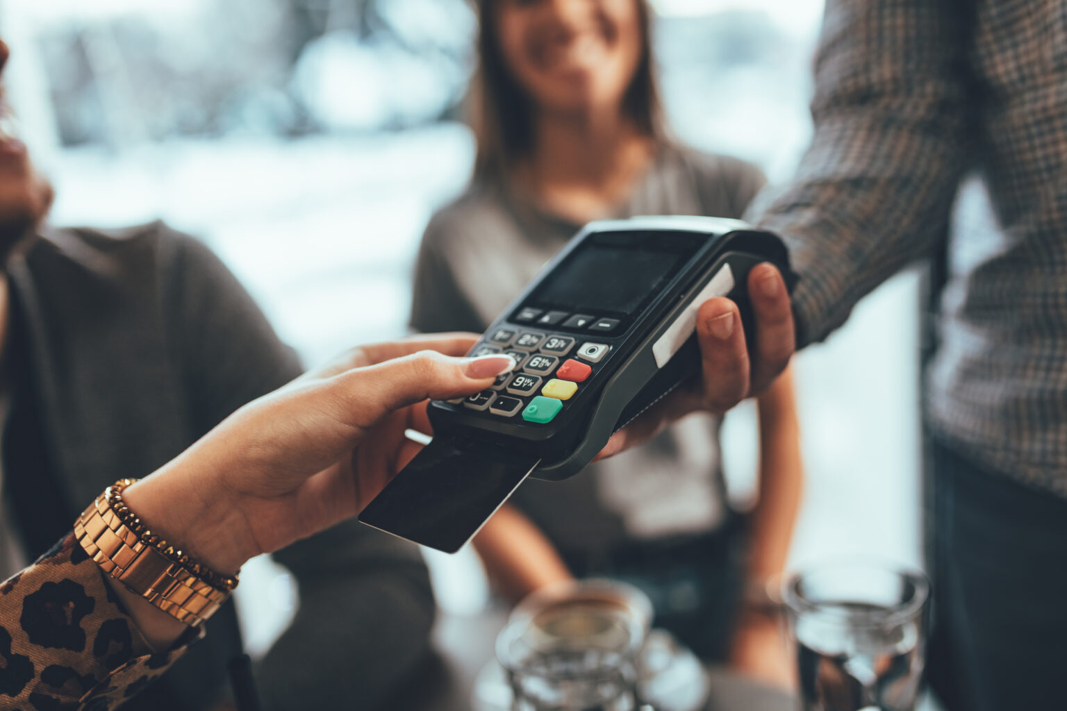 mPOSとは？メリットや導入事例、おすすめ製品や比較ポイントを解説 | キャッシャー